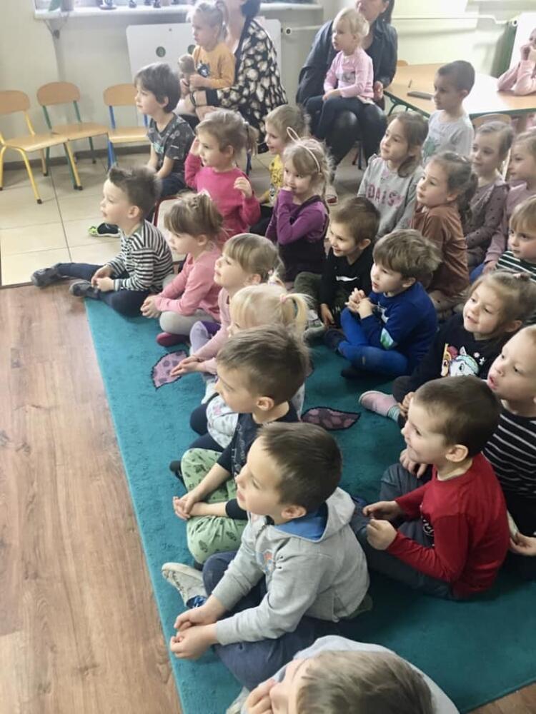 Teatr Włóczykij ze sztuką ,,Waśnie i Baśnie'' - Oruńska Akademia ...